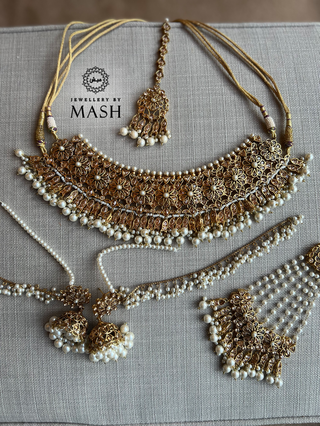 What Is the Only Allowed Jewelry When Preparing Food? UK Rules ...